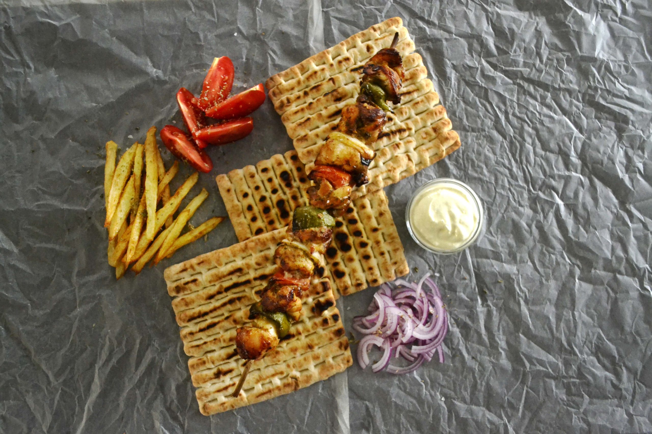 Pita cu suvlaki de pui - Bucatarie Greceasca