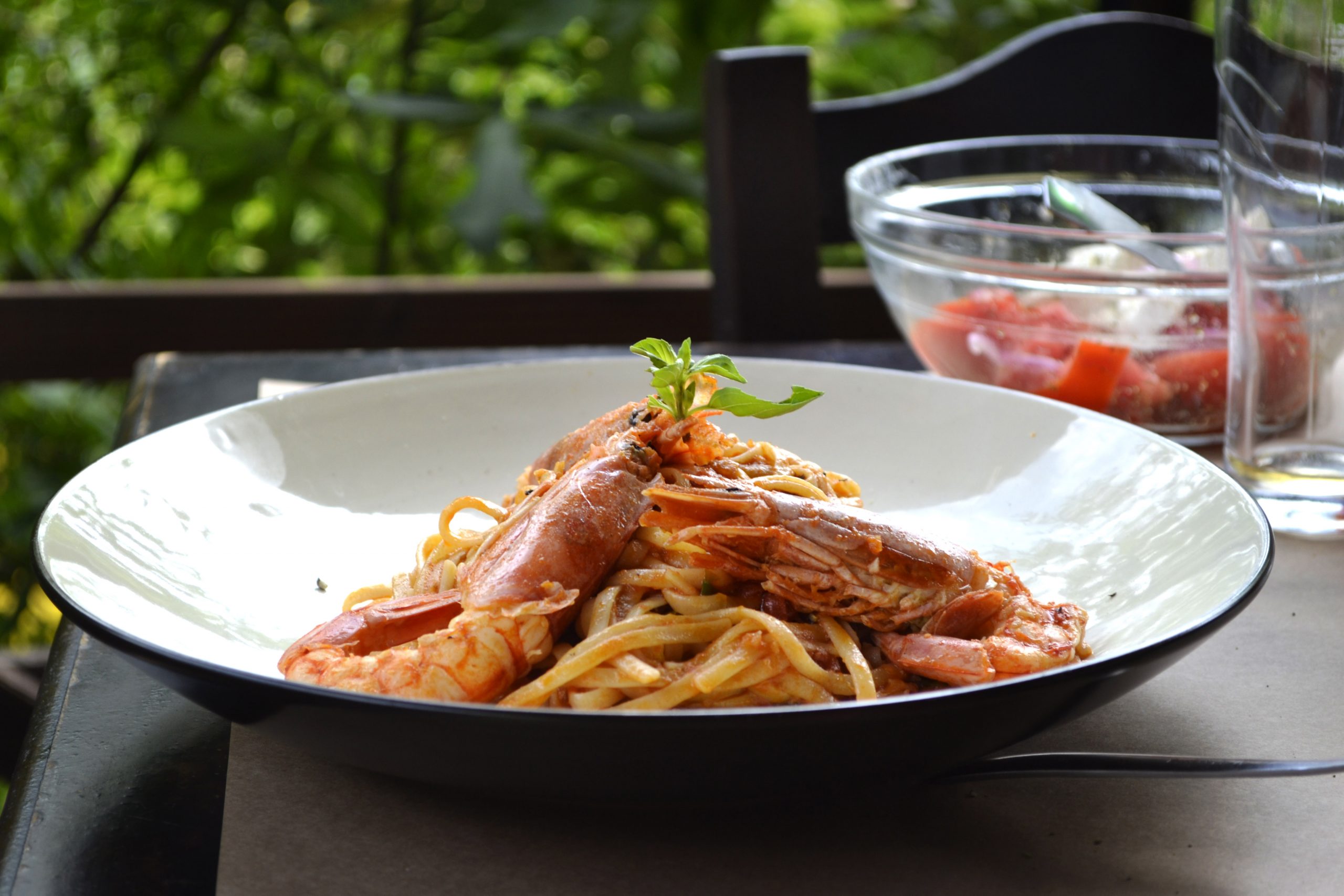 Creveti cu linguini - Bucatarie Greceasca