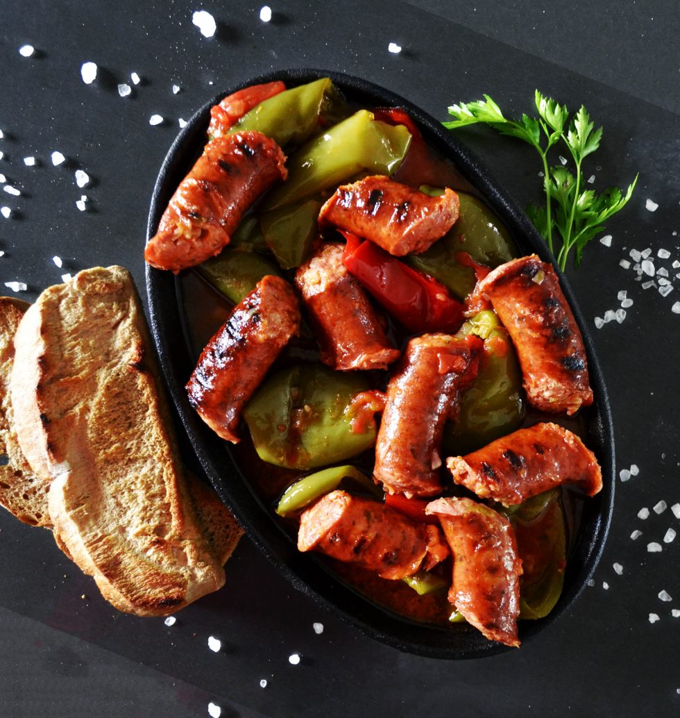 Spetzofai cu carnati - Bucatarie Greceasca