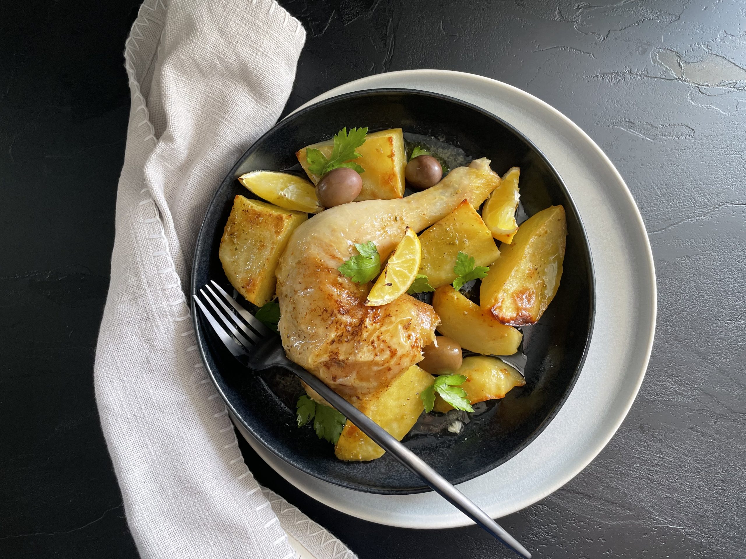 Pui cu cartofi la cuptor - Bucatarie Greceasca